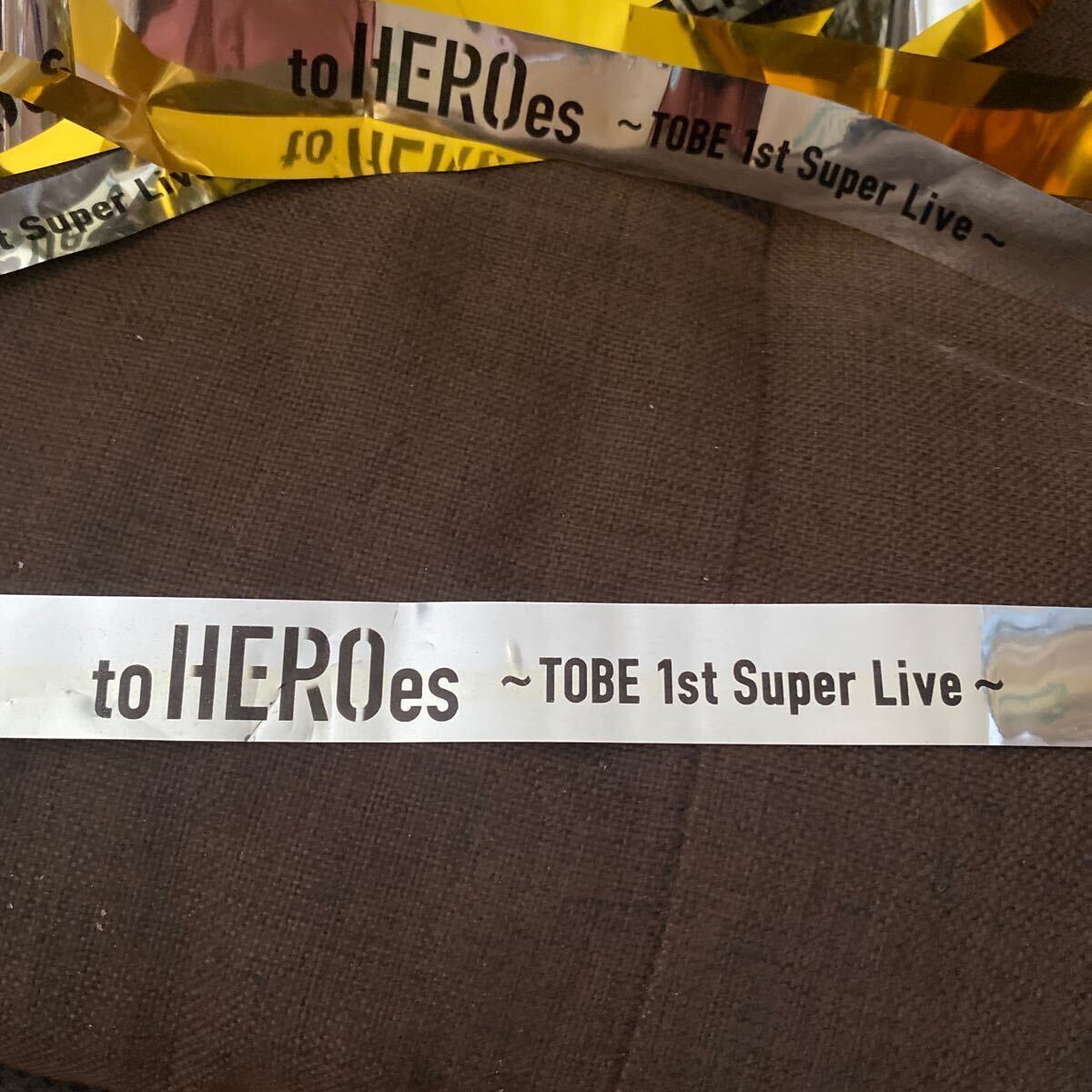 【やや傷や汚れあり】toHEROes 〜TOBE 1st Super Live 3/14〜17 LIVE銀テープ フィナーレ落下 銀テ 15日の落札情報詳細 - ヤフオク落札価格検索 オークフリー
