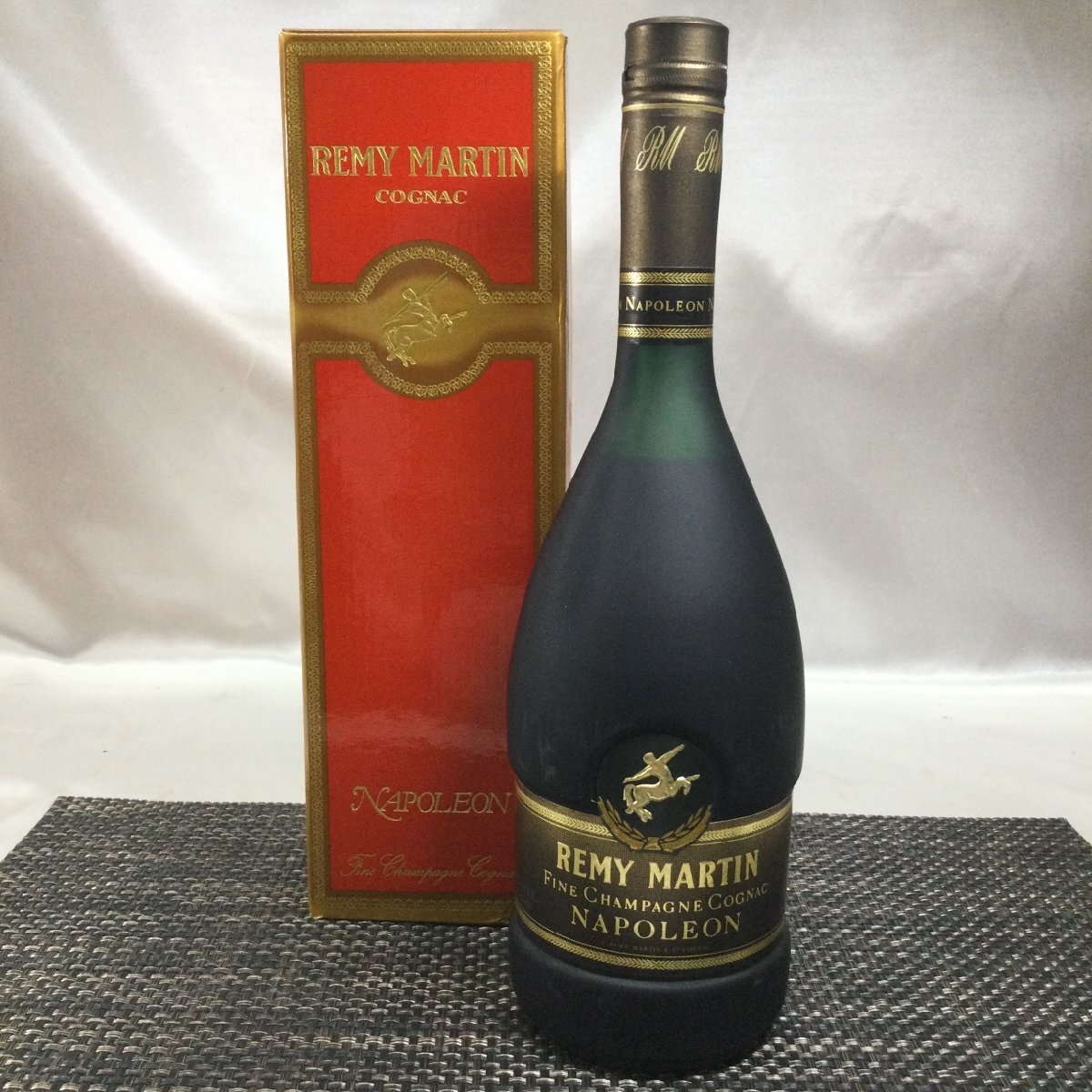 【未使用】【古酒/未開栓/TO】REMY MARTIN レミーマルタン NAPOLEON ナポレオン ファインシャンパーニュ コニャック 700ml ブランデー MZ0522/003-2の落札 ...