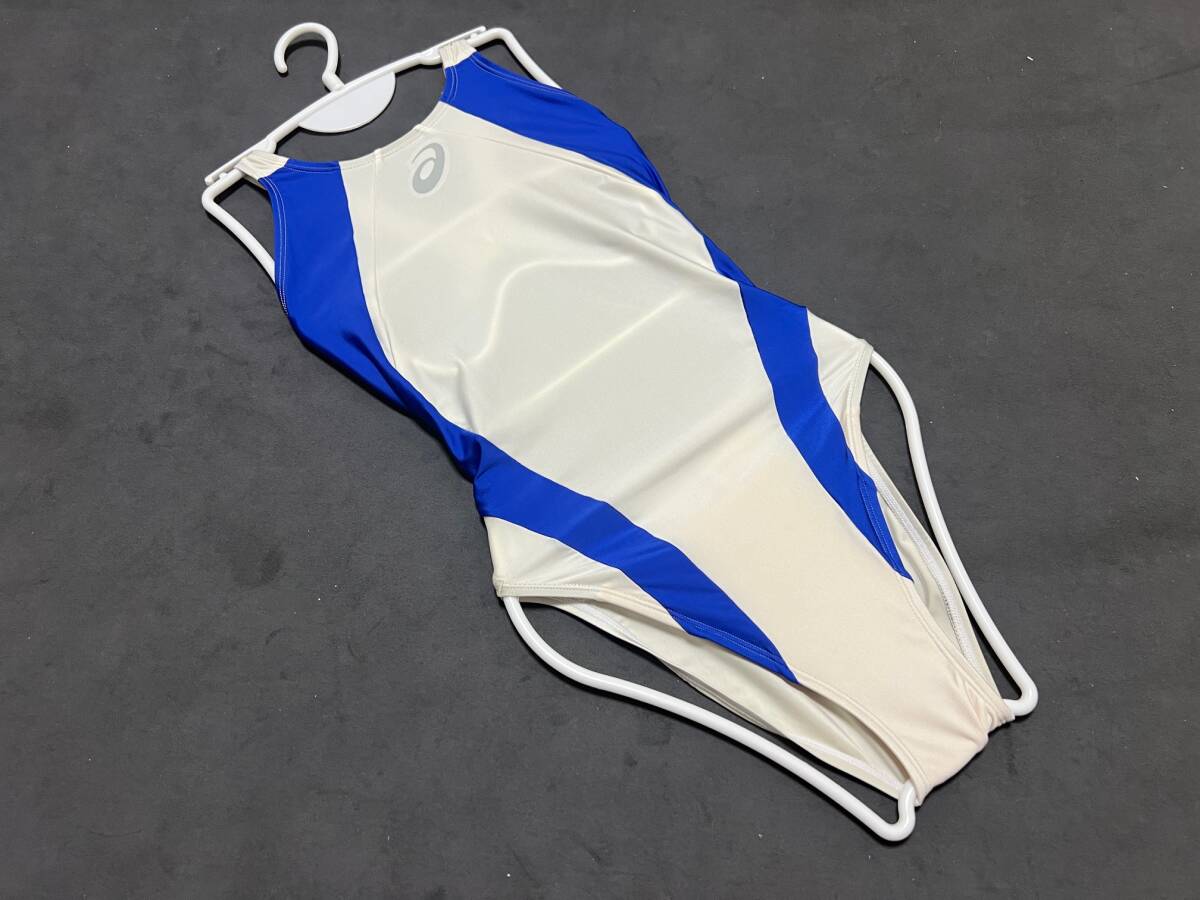 【未使用に近い】★美品 アシックス 女子 競泳水着 サイズO(XL) ALS86T スパイラルカット ハイドロCD ホワイトxブルー ...