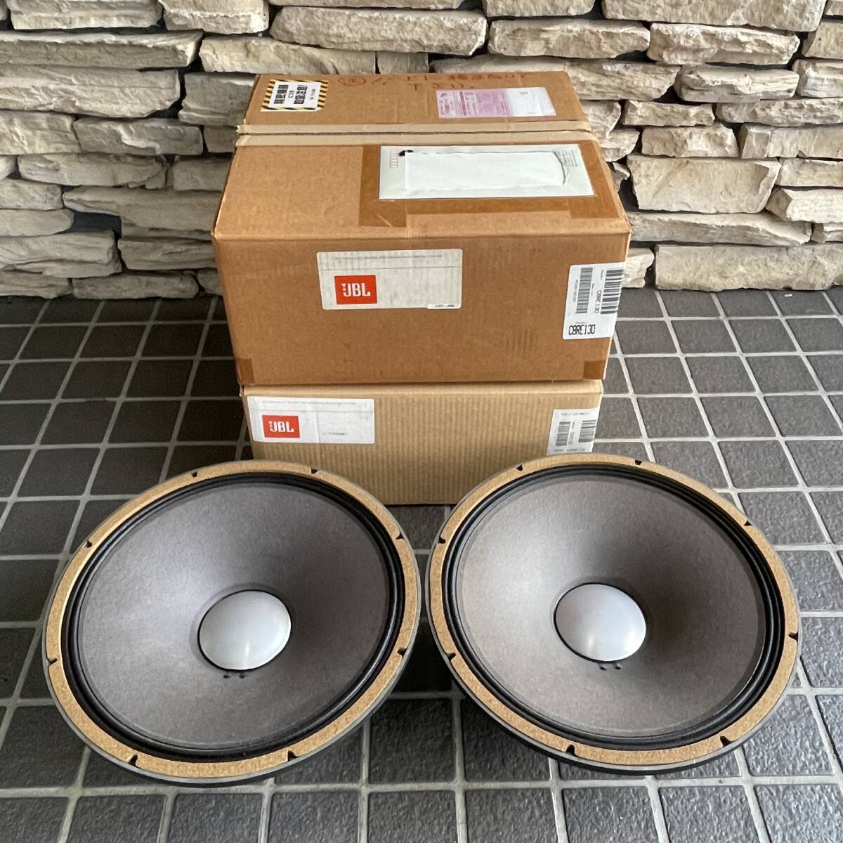 【やや傷や汚れあり】1円 JBL 38cmコーン型ワイドレンジスピーカーユニット D130 ペア 24J 北TO2の落札情報詳細 - Yahoo!オークション落札価格検索 オークフリー