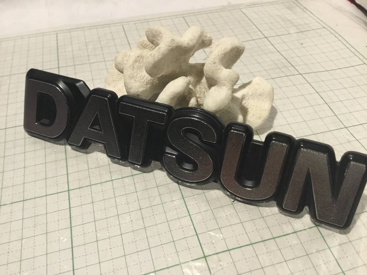 【傷や汚れあり】nissan datsun prince プリンス スカイライン ハコスカ C10 エンブレム 1500 1800 emblem badge ornament plate ...