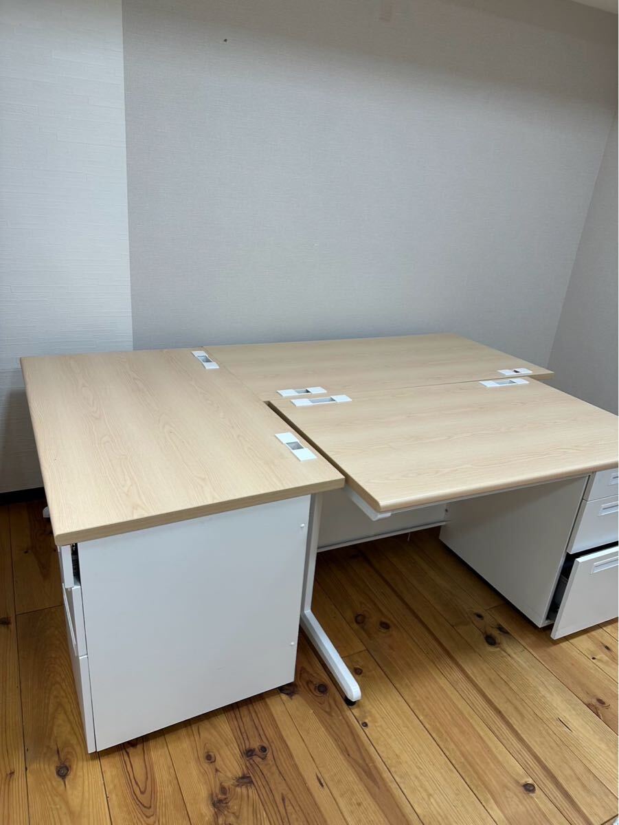 【目立った傷や汚れなし】S 井上金庫販売 オフィスデスク・事務机 3台セット 片袖机 両袖机 2台鍵付き（W1200×D700×H700)×2（W1400×D700×H700）×1の落札情報 ...