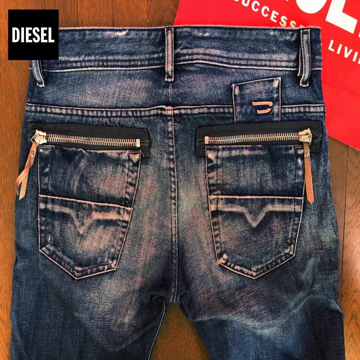 【目立った傷や汚れなし】 W84 DIESEL ディーゼル 高級 イタリア製 ブリーチ ダメージ加工 インディゴ ストレート デニムパンツ メンズ 即決 即納 55dsl y2k 1382の ...