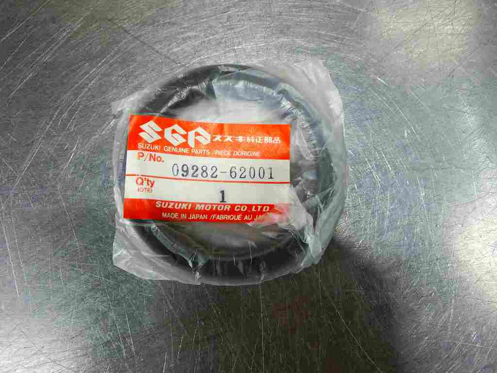 新品♪GSX-R750R クラッチオイルシール1個、09282-62001☆GR71G、GSX-R750SP、ルマンの落札情報詳細 ...
