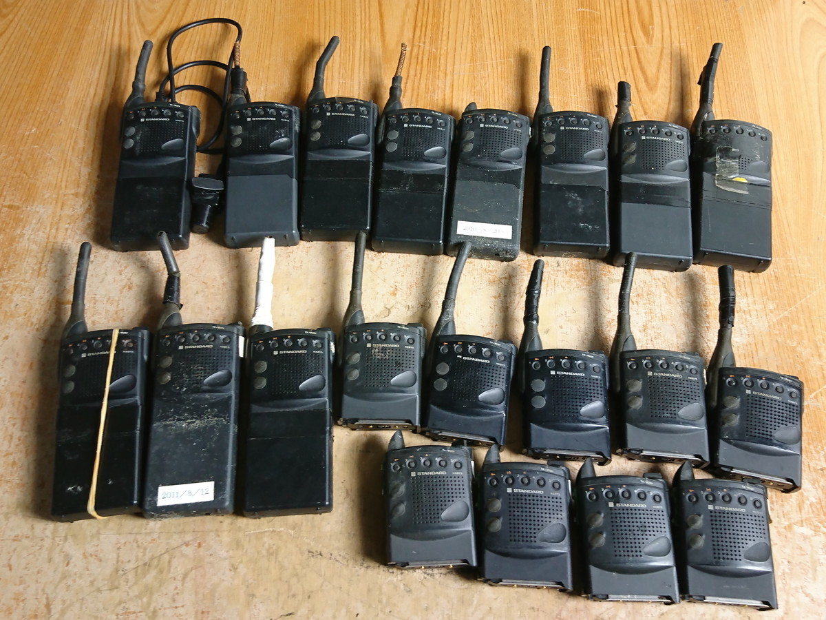 【極上】STANDARD スタンダード C110 C111 144MHz FMトランシーバ 2台セット CMP111 マイク2個付 ハード ...