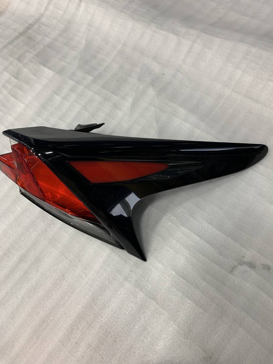 【傷や汚れあり】レクサス NX300 AYZ10 右テールライト テールランプ 81551-78021の落札情報詳細 - Yahoo ...