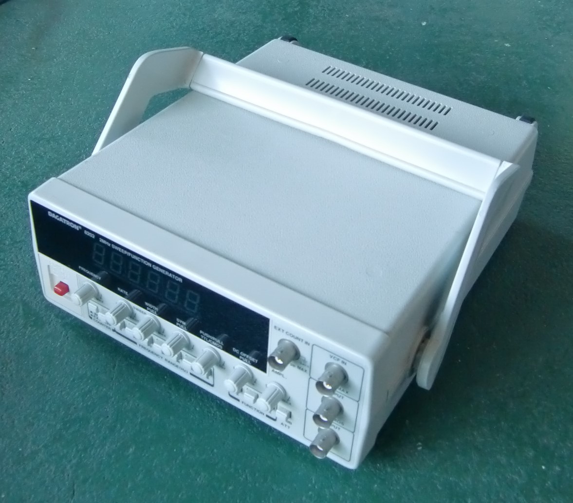 【やや傷や汚れあり】★DAGATRON ファンクションジェネレータ 8202 2MHz Sweep/Function Generator★の落札情報詳細 - ヤフオク落札価格検索 オークフリー