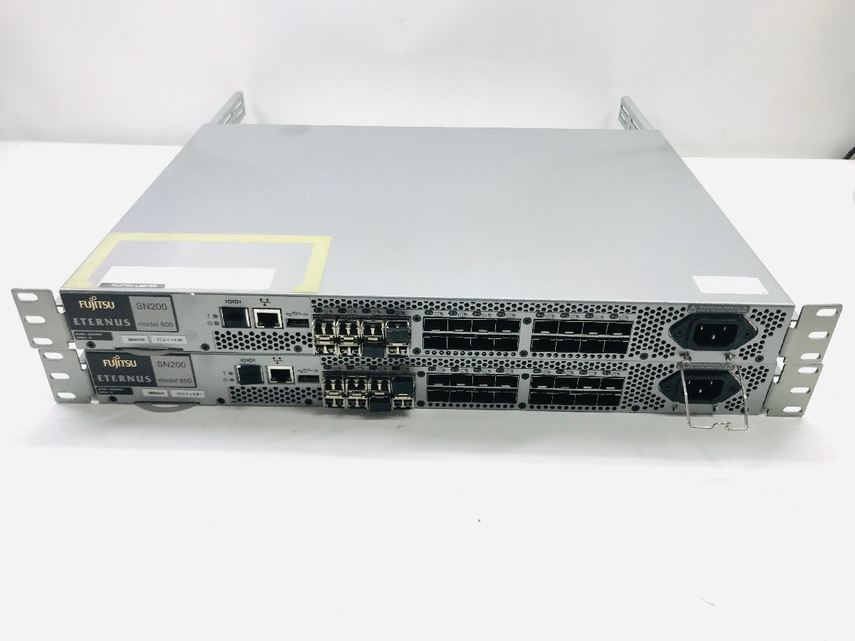 【やや傷や汚れあり】(2台セット)SAN Switch/BROCADE 300 [Fujitsu ETERNUS SN200-600]サーバー ...