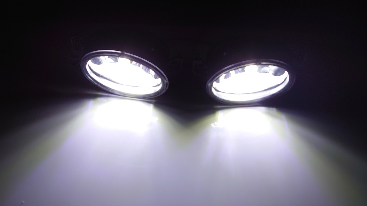 【未使用】メルセデス ベンツ クリスタル フォグランプ フォグライト W169/W245/W204/X204/W211/W219/R251/W164/X164/W209/R230/W463の ...