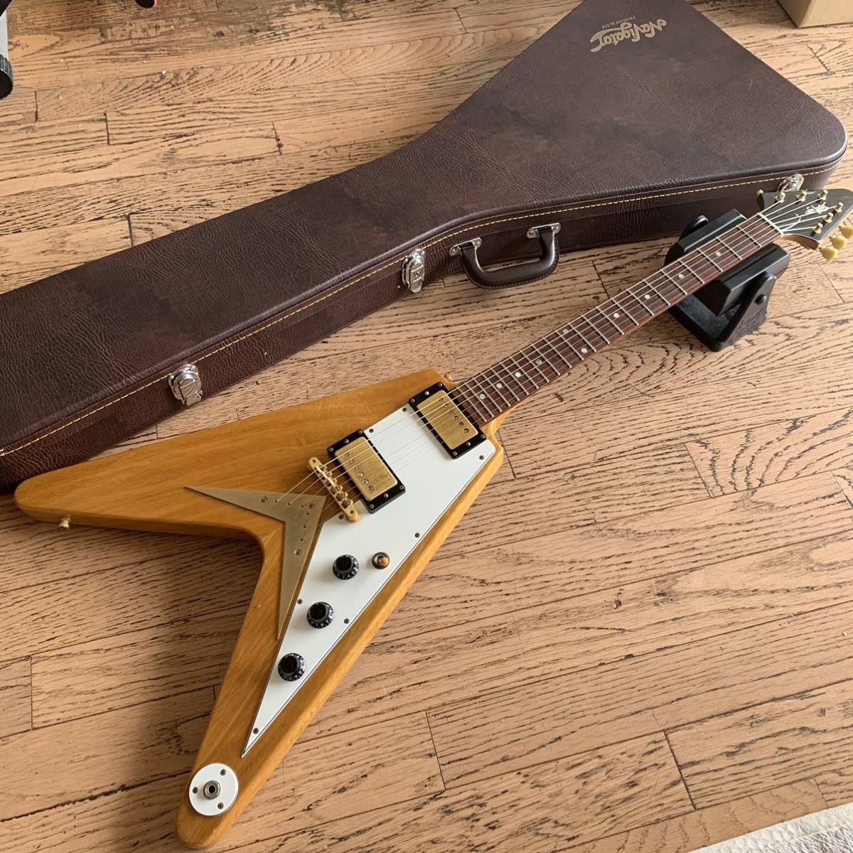 【目立った傷や汚れなし】ESP Navigator Flying V Korina 2004年製 美品の落札情報詳細 - ヤフオク落札価格情報 ...