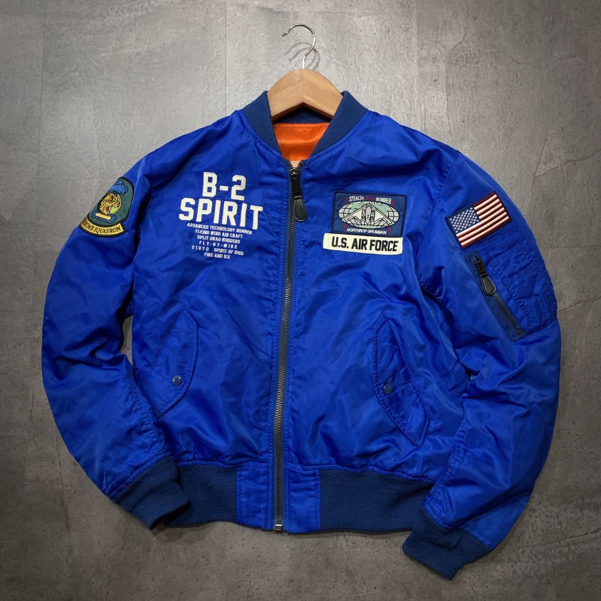 【目立った傷や汚れなし】1円~ ＊ 美品 '名作 希少モデル' AVIREX アヴィレックス B-2 SPIRIT MA-1 リバーシブル フライトジャケット L メンズ アウター ...