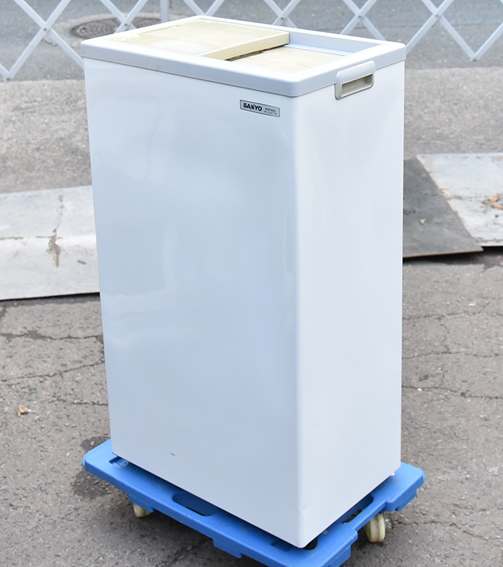 【やや傷や汚れあり】SANYO/サンヨー 冷凍ストッカー/アイスストッカー SCR-42Gの落札情報詳細 - ヤフオク落札価格検索 オークフリー