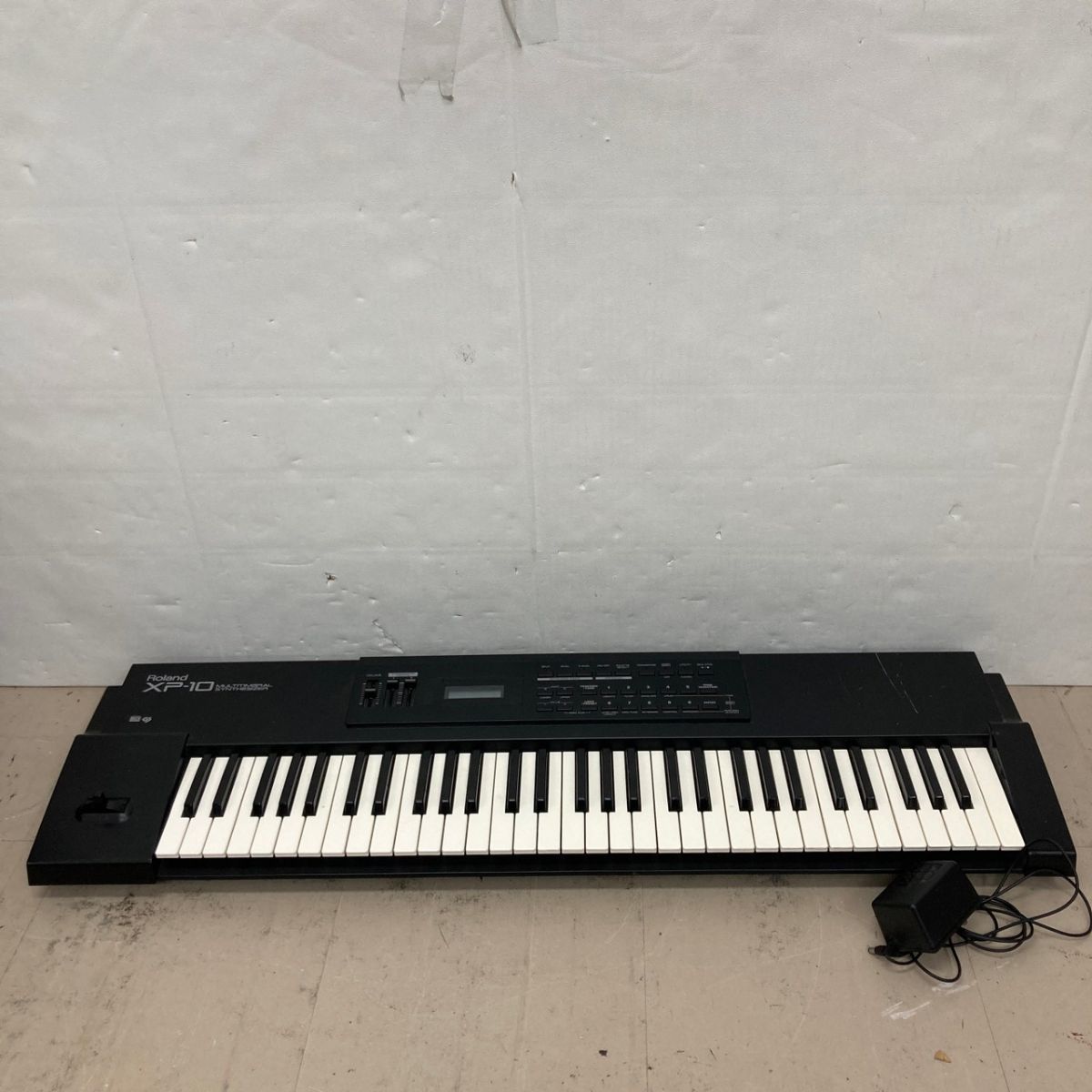 【傷や汚れあり】M141-O13-1903 Roland ローランド XP-10 MULTITIMBRAL SYNTHESIZER ...