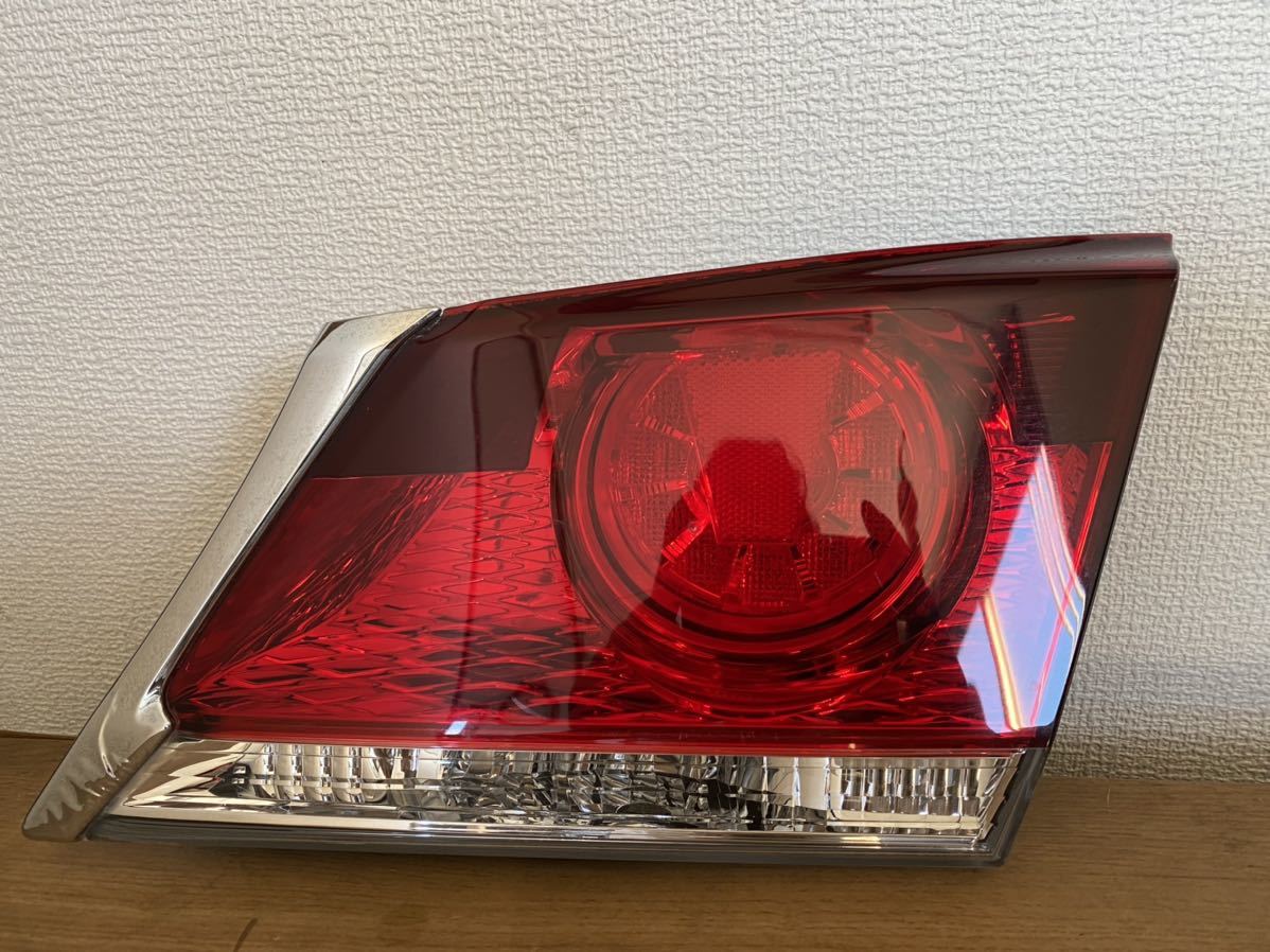 【やや傷や汚れあり】トヨタ クラウン アスリート Grs210 210系 前期 純正テールランプ 右内側 Stanley30 407 の落札