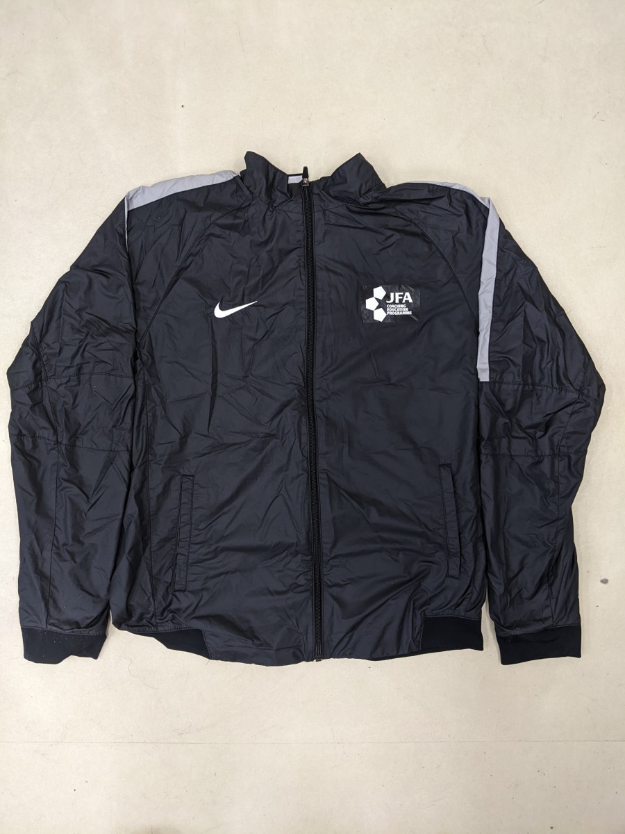 【やや傷や汚れあり】7．支給品 NIKE ナイキ JFA ナイロンジャケット ブルゾン メンズ XL 黒 サッカー アカデミー x503の落札情報詳細 - Yahoo!オークション落札価格検索 ...