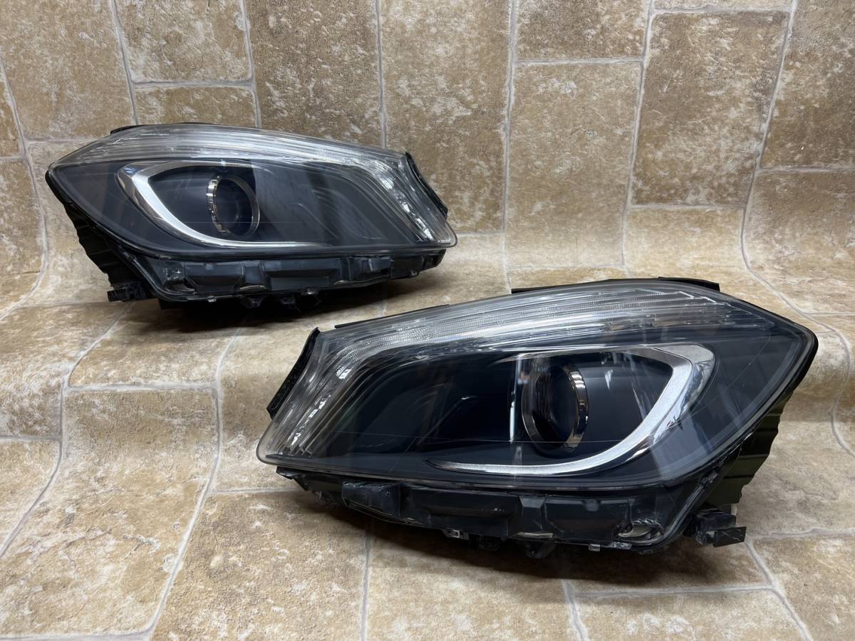 【傷や汚れあり】H9// メルセデスベンツW176 Aクラス 前期純正HIDヘッドライト左右 A176 820 19 61 KZ/A176 ...