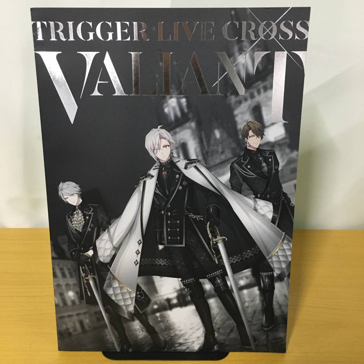 【目立った傷や汚れなし】 アイドリッシュセブン アイナナ TRIGGER VALIANT パンフレット 【23/0602/10の落札情報詳細 - Yahoo!オークション落札価格検索 オークフリー