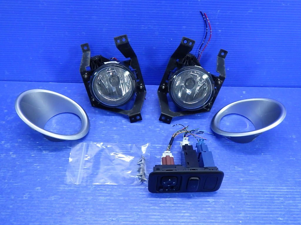 【傷や汚れあり】コルト ベリー フォグランプ MN142091 ベゼル スイッチ付き シルバー A31 H21年 Z22Aの落札情報詳細 ...