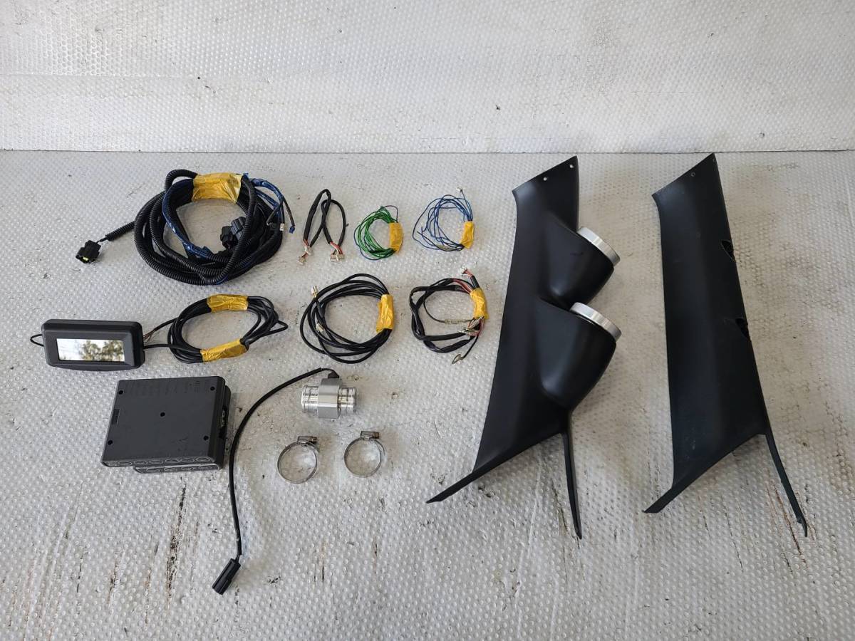 【やや傷や汚れあり】Z768 ホンダS2000 平成11年式 AP1 純正右Aピラー 社外ツインメーターパネル Defi油圧計 水温計 その他 ...