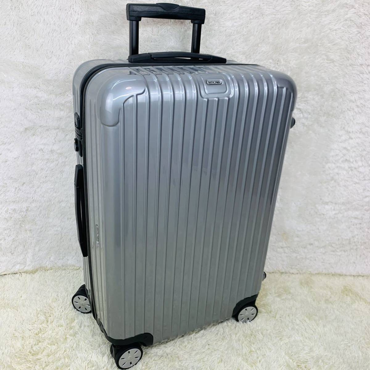 【目立った傷や汚れなし】【極美品】RIMOWA リモワ SALSA サルサ 63L TSAロック 4輪 マルチホイール MW シルバー 超軽量 スーツ ケース キャリー バッグ 大容量の落札 ...