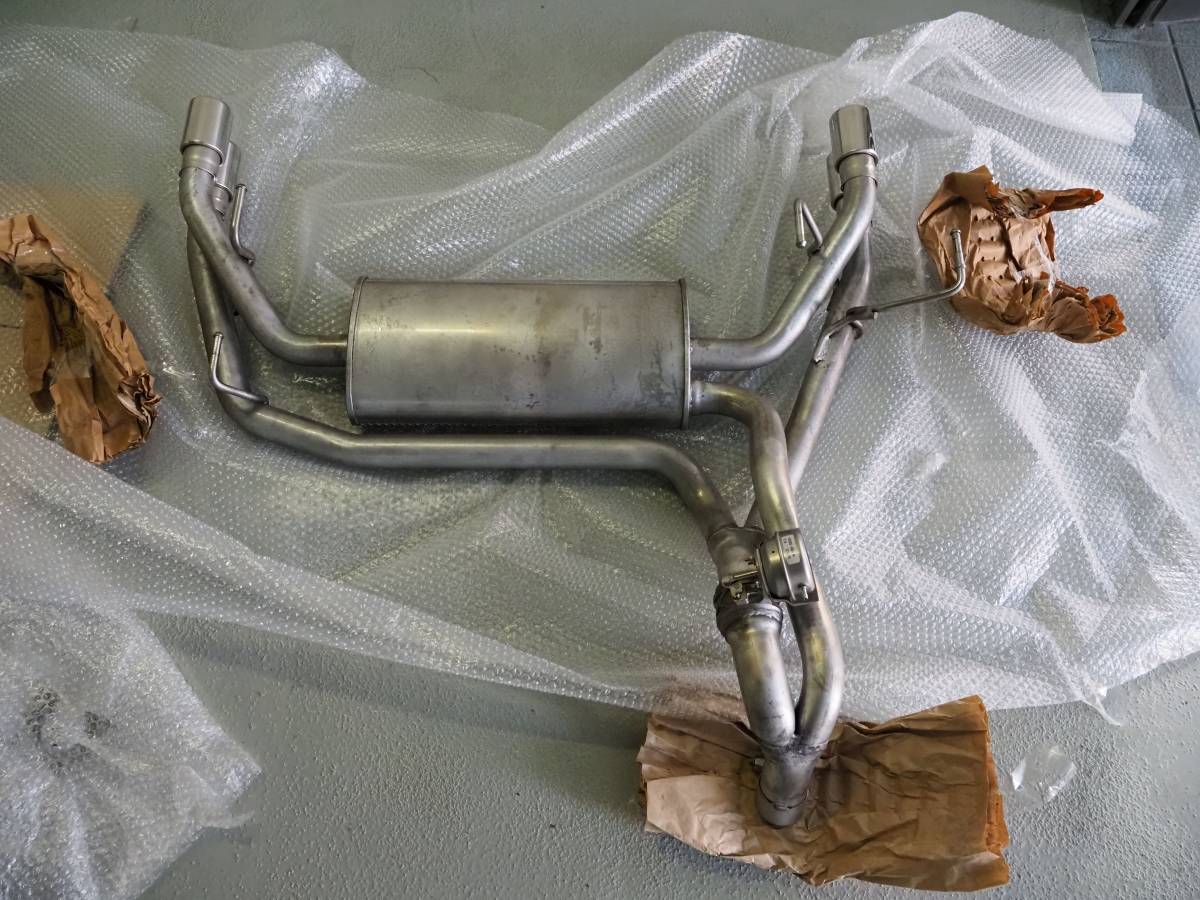 【目立った傷や汚れなし】縦配列 レコードモンツァ 令和5年 F595/695 RALLY純正装着 ABARTH アバルト 595 695用 純正 マフラーの落札情報詳細 - Yahoo ...