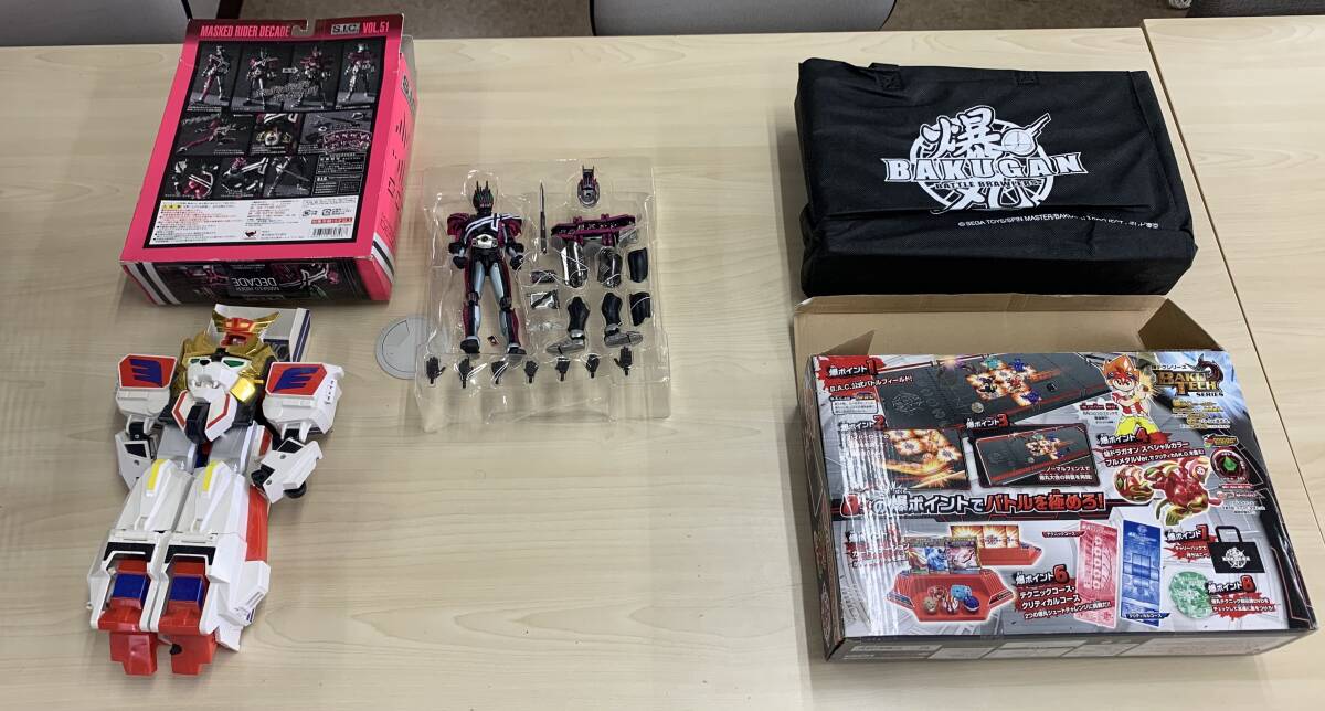 【やや傷や汚れあり】A01-092-0307-061 【ジャンク】仮面ライダーディケイド MASKED RIDER DECADE 勇者エクスカイザー超合金 爆丸バトルフィールドDXセットの落札 ...