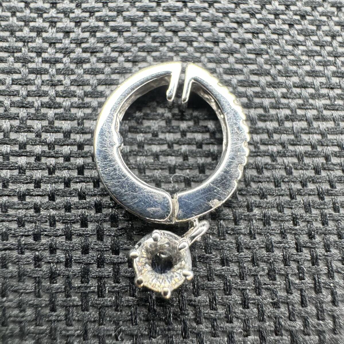 【やや傷や汚れあり】K18WG K14WG フープ ピアス イヤリング ダイヤ 0.05ct 0.17ct 1.2g [1個のみ]の落札情報詳細 - ヤフオク落札価格検索 オークフリー