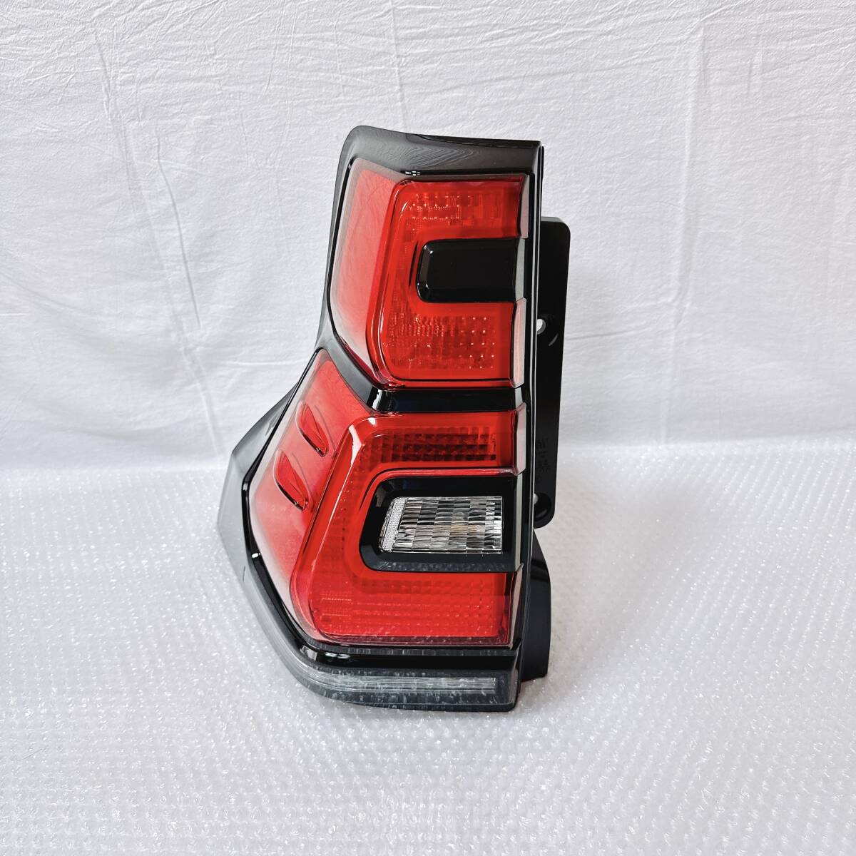 【やや傷や汚れあり】TOYOTA トヨタ ランドクルーザー ランクル プラド 150系 後期 純正 左 LED テール ライト ランプ ...