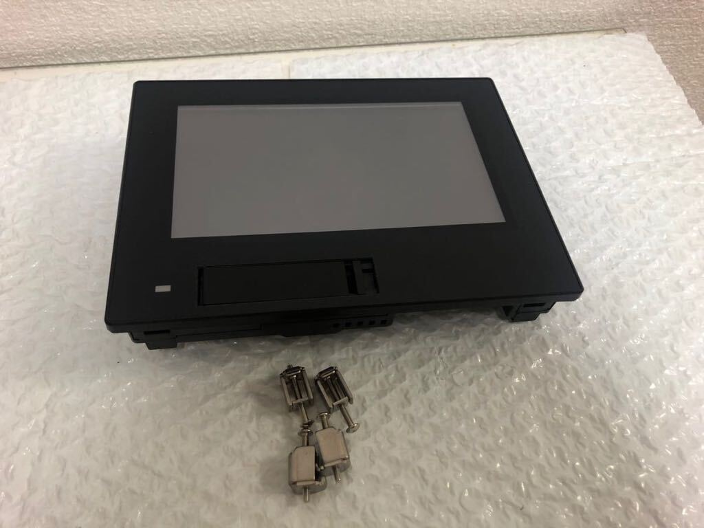 【目立った傷や汚れなし】中古美品(動作確認済み)キーエンスVT5-W07M取付金具付き 正規品動作保証 国内から即日発送[インボイス発行事業者 ...