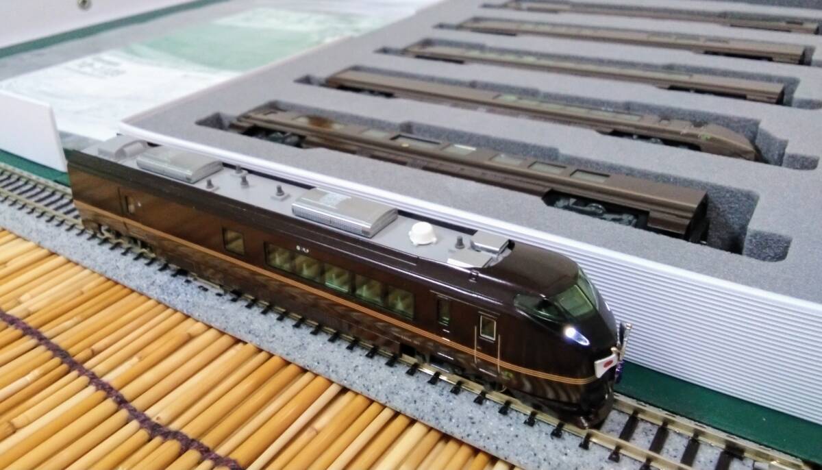 【未使用に近い】 KATO-10-1123&4935-1 E655系なごみ(和)5両&皇室専用車両の特別車両=6両セット/日章旗パーツ装着済 ...
