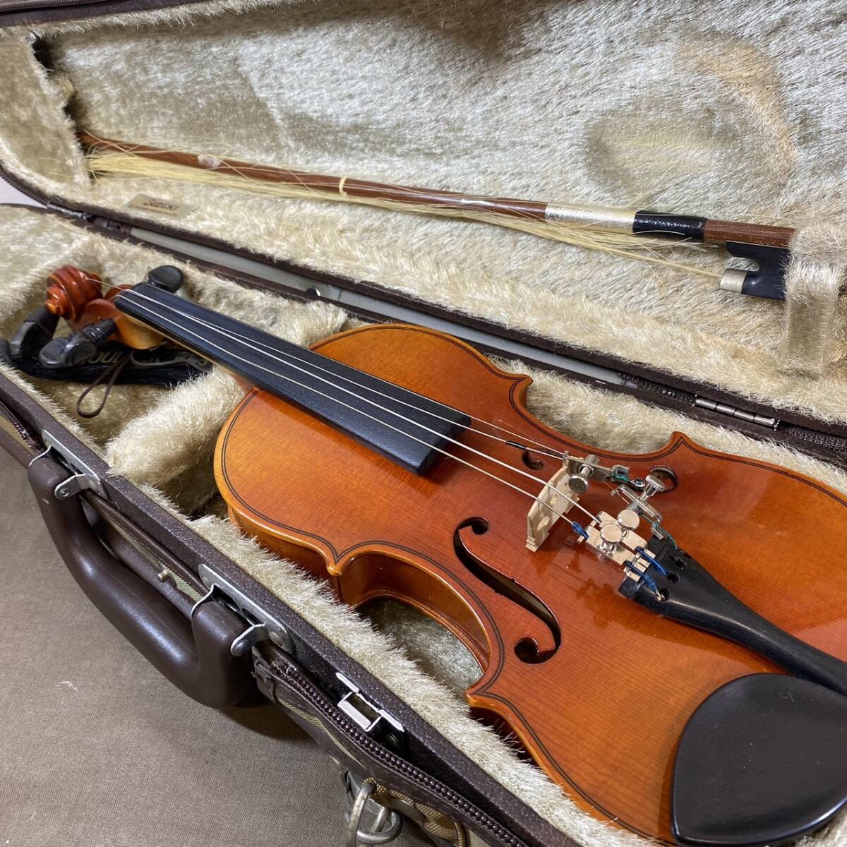 【やや傷や汚れあり】【MH-8037】中古現状品 SUZUKI VIOLIN 鈴木バイオリン No.200 Anno 1997 1/10 バイオリン 弦楽器 ハードケース付き 楽器 習い事の ...