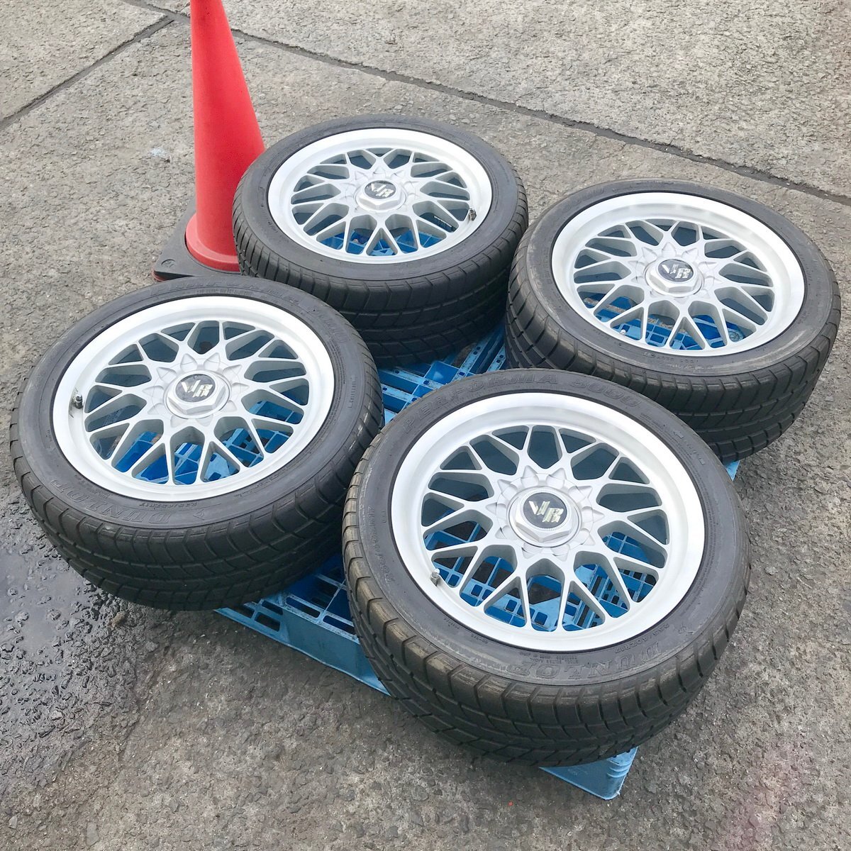 【傷や汚れあり】有蒼c207 EVOLUTION4 エボリューション4 アルミホイール タイヤ付き『17×9.0JJ』17インチ 4穴 外径約620mm 自動車 整備 ★計4点セットの落札情報 ...