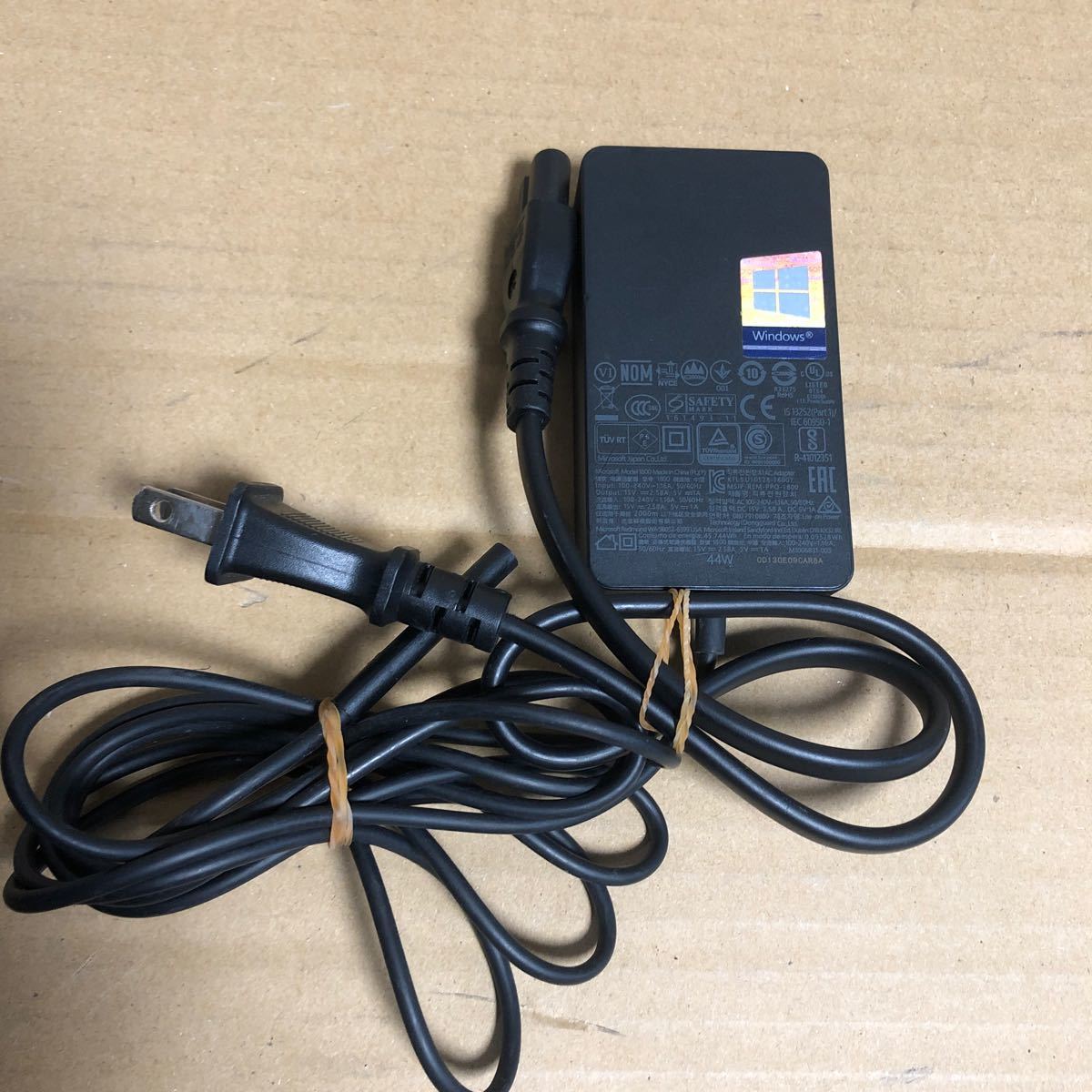 【やや傷や汚れあり】(F-10)Microsoft Surface ACアダプターModel:1800の落札情報詳細 - Yahoo ...