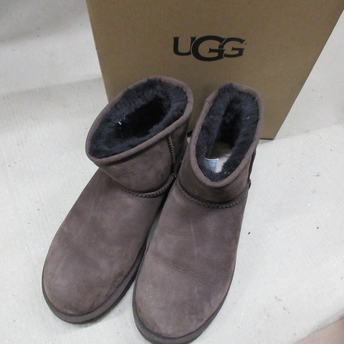 【傷や汚れあり】 使用品 UGG アグ ムートンブーツ W CLASSIC MINI Ⅱ レディース 25cm ブラウンカラー 1016222 W/CHO 激安1円スタートの落札情報詳細 ...