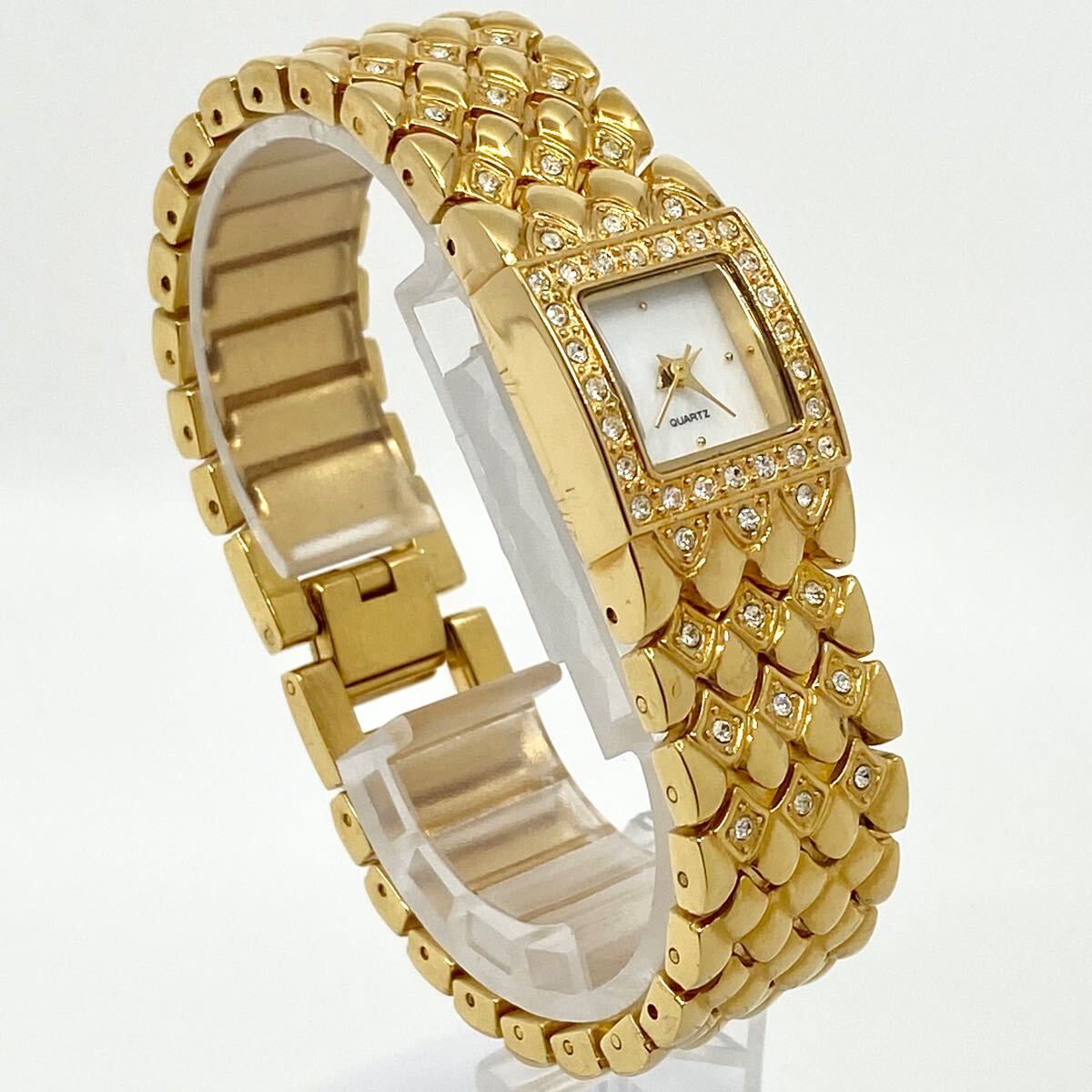 【目立った傷や汚れなし】腕時計 レディース AVON クォーツ quartz シェル ゴールド 金 GOLD ストーンベゼル 石付き ...