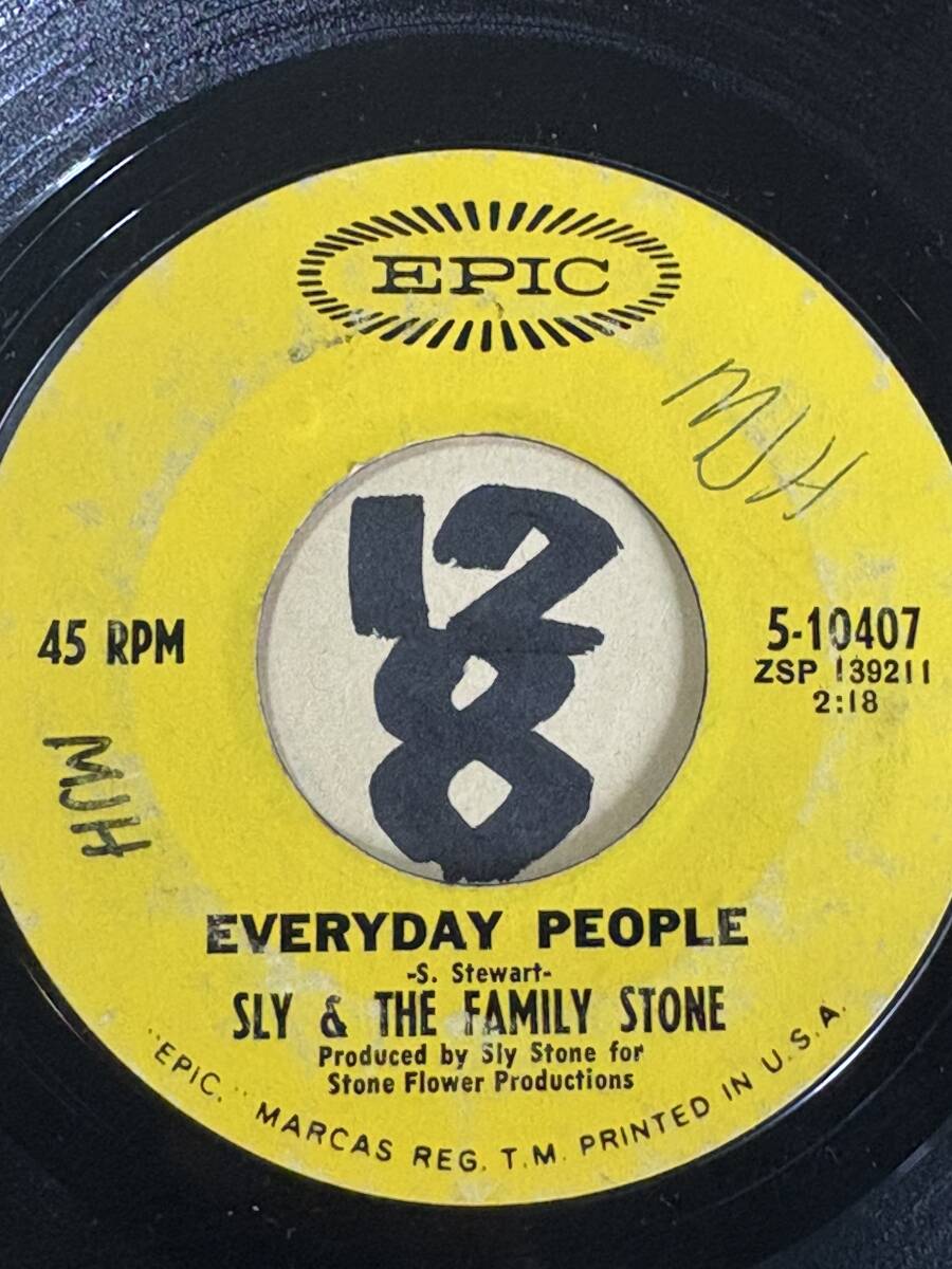 【やや傷や汚れあり】SLY AND THE FAMILY STONE EVERYDAY PEOPLE / SING A SIMPLE SONG ...