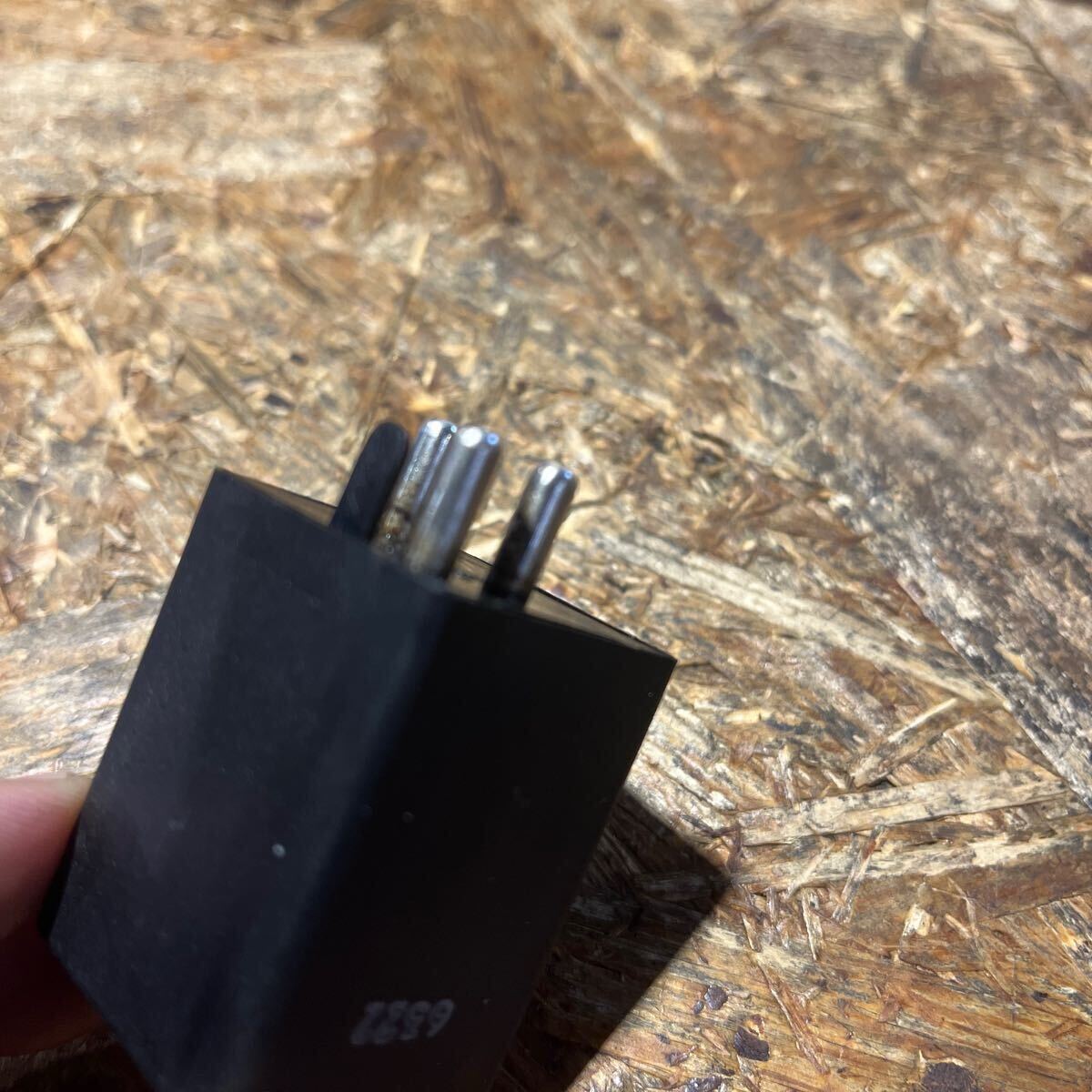 【傷や汚れあり】メルセデスベンツ W123W126R107 ウインカーリレー/ハザードリレー/フラッシャーリレー 0008210963の落札 ...