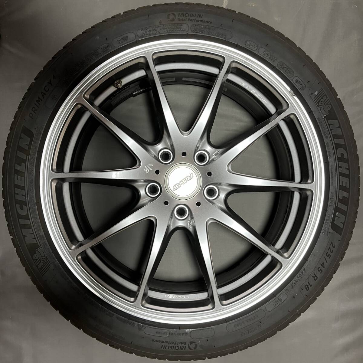 【やや傷や汚れあり】4本セット ホイール：レイズ ボルクレーシング RAYS VOLK RACING G25 18×7 1/2J 48 5-114.3 タイヤ：MICHELIN PRIMACY ...