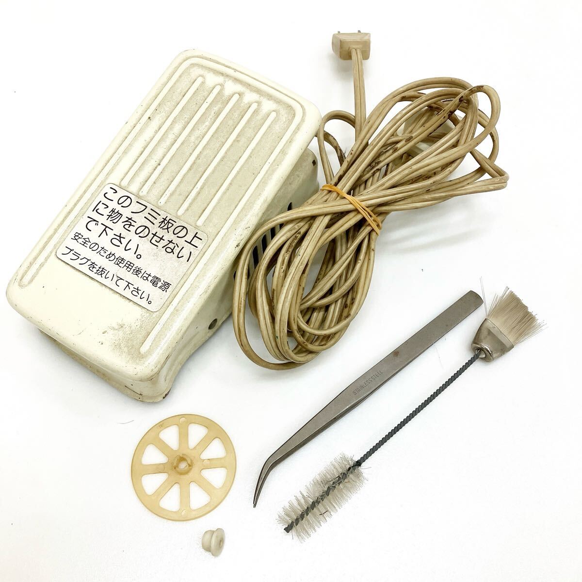 【やや傷や汚れあり】BROTHER ブラザー Home Lock ホームロック TE4-B502 ロックミシン ハンドクラフト 手工芸 裁縫 昭和レトロ 通電確認済 alp古0311の落札情報 ...