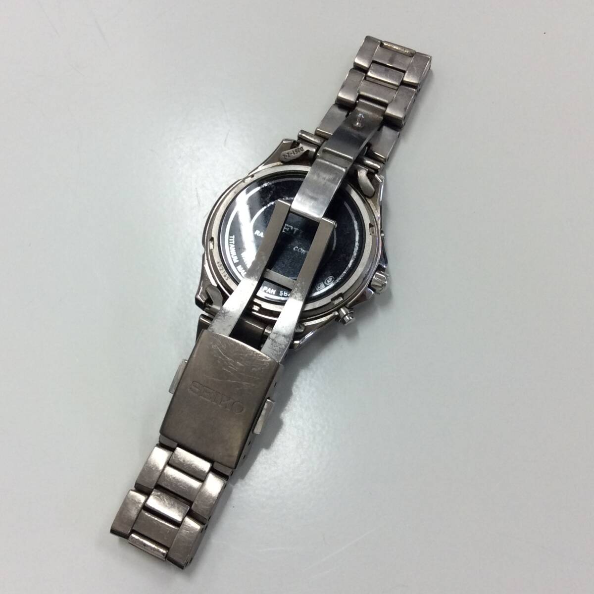 【傷や汚れあり】 1654 動作未確認 SEIKO セイコー TITANIUM RADIO WAVE CONTROL 5B21-0AB0 アナログ 3針 メンズ 電波ソーラー 腕時計の落札情報 ...