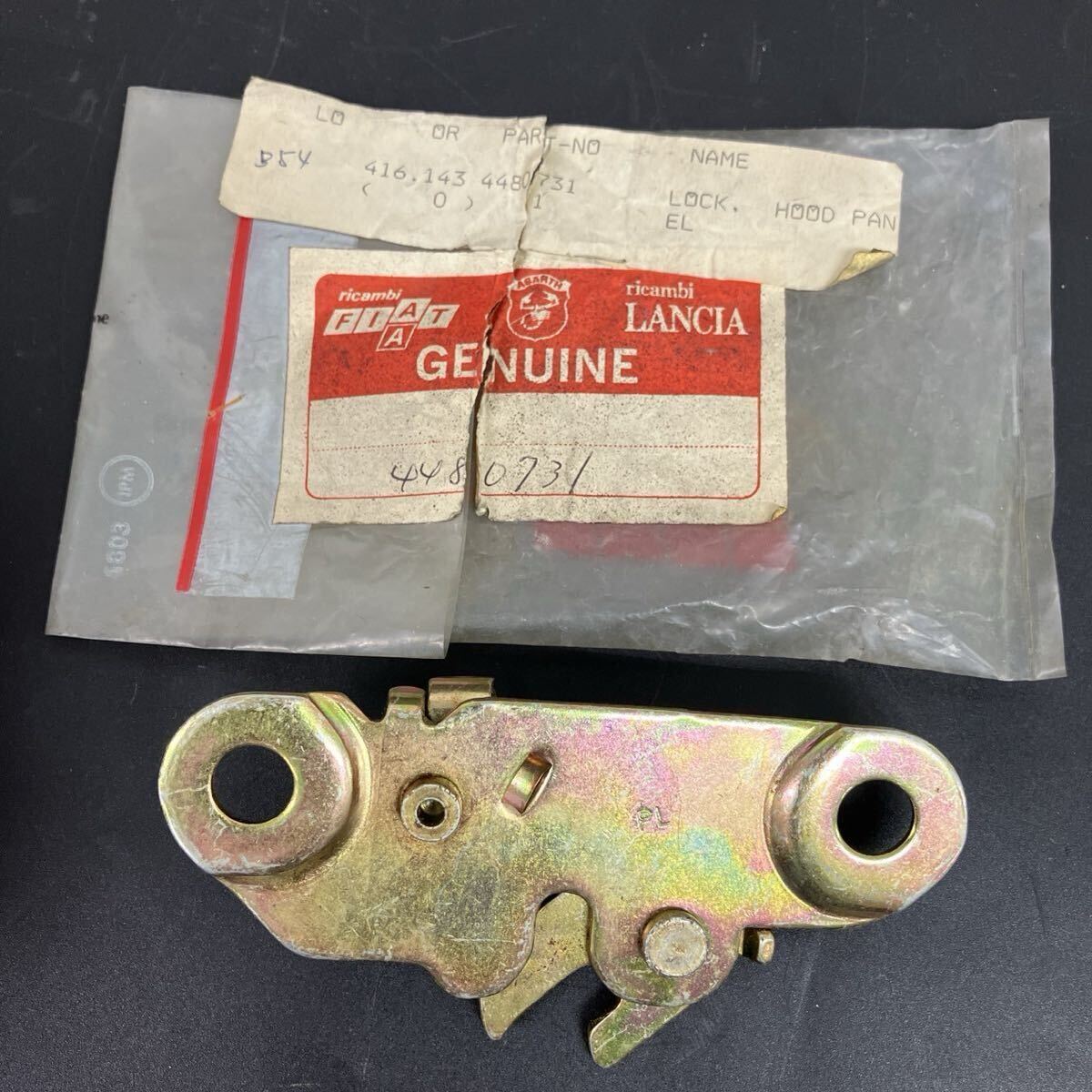 【未使用に近い】フィアット ランチア C-5597 未使用品 FIAT LANCIA エンジン フード ロック 4480731 パン フロント ボンネット アウトビアンキ A112の落札情報 ...