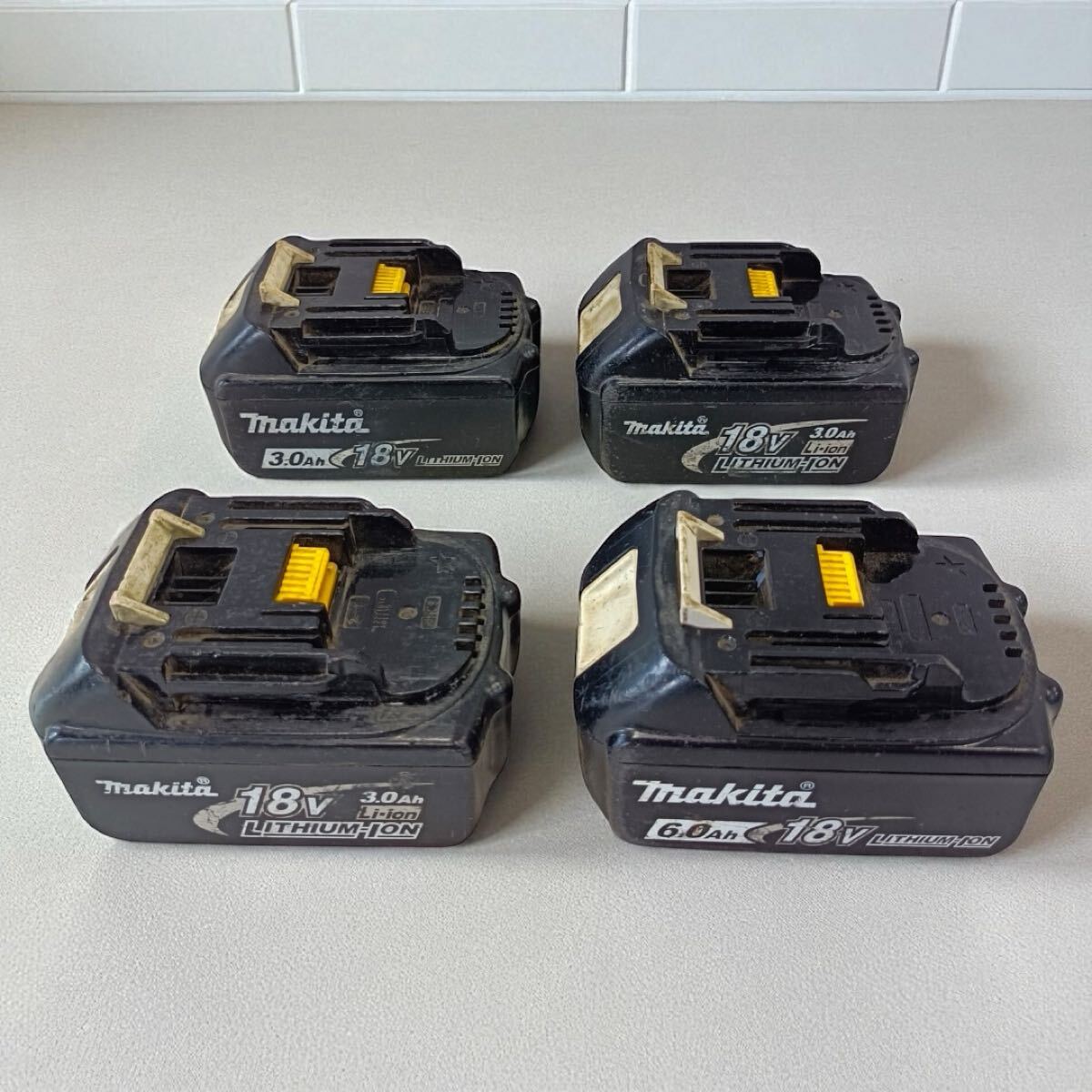 【傷や汚れあり】ジャンク品 makita マキタ 36V 2.2Ah リチウムイオンバッテリ BL3622Aの落札情報詳細 - Yahoo!オークション落札価格検索 オークフリー