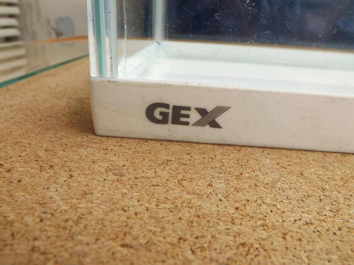 【未使用】未使用品 GEX 3種3品set 【①】60.スリム水槽.ホワイト.ガラス上蓋付.約60x16.7x25cm.25L【①】クリーナーポンプ【①】コケ&汚れ取りの落札情報詳細 ...