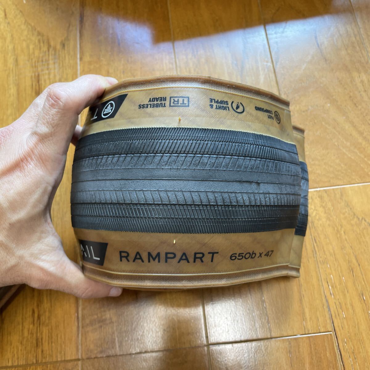 【未使用に近い】Teravail rampart 650b x47 bluelug surlyの落札情報詳細 - Yahoo!オークション落札価格検索 オークフリー