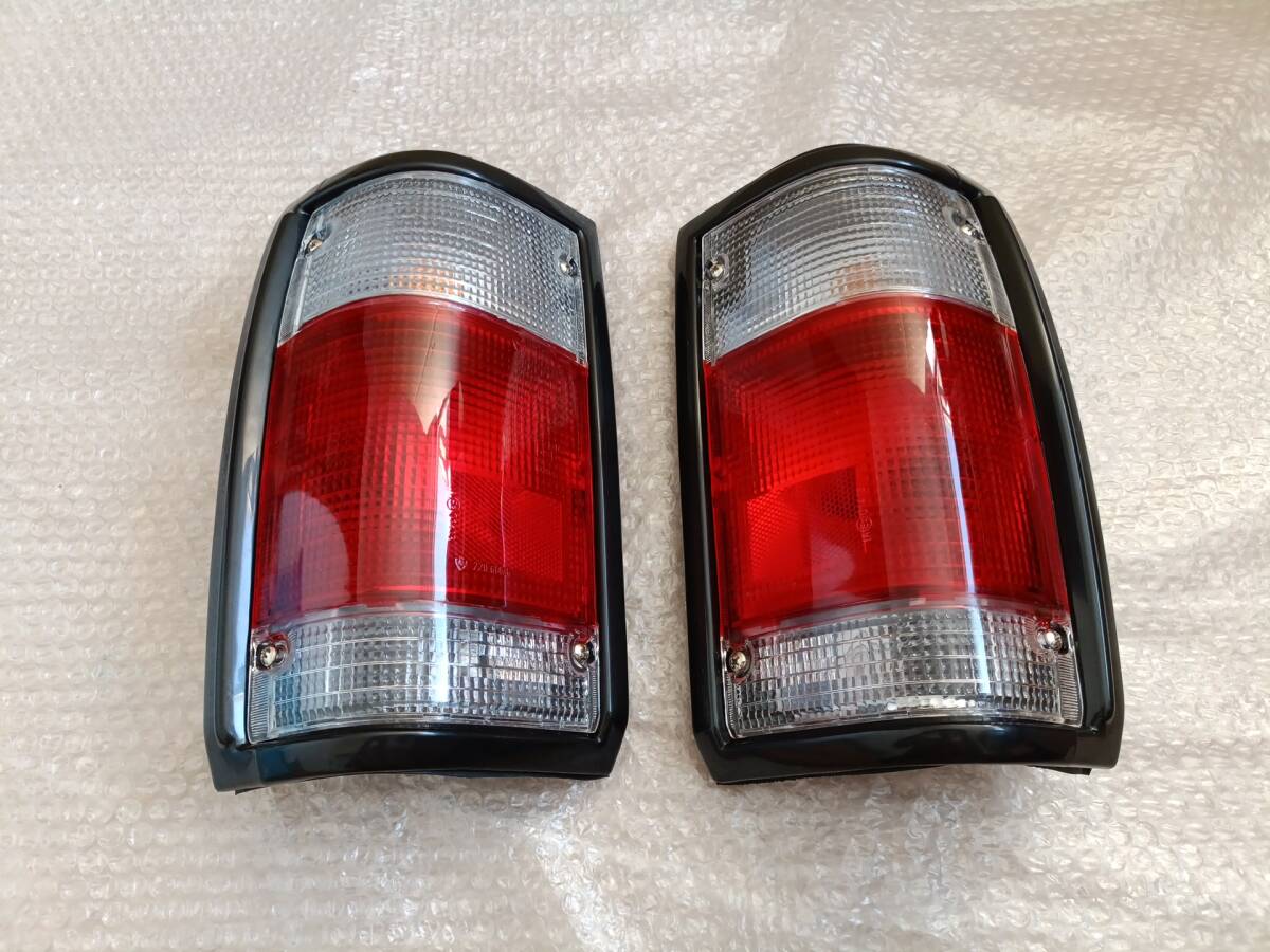 【未使用】国内発送 マツダ B2000 B2200 B2600 mazda ピックアップ トラック レッド クリヤー テールライト ASSY ランプ レンズ クリア プロシードの落札情報詳細 ...