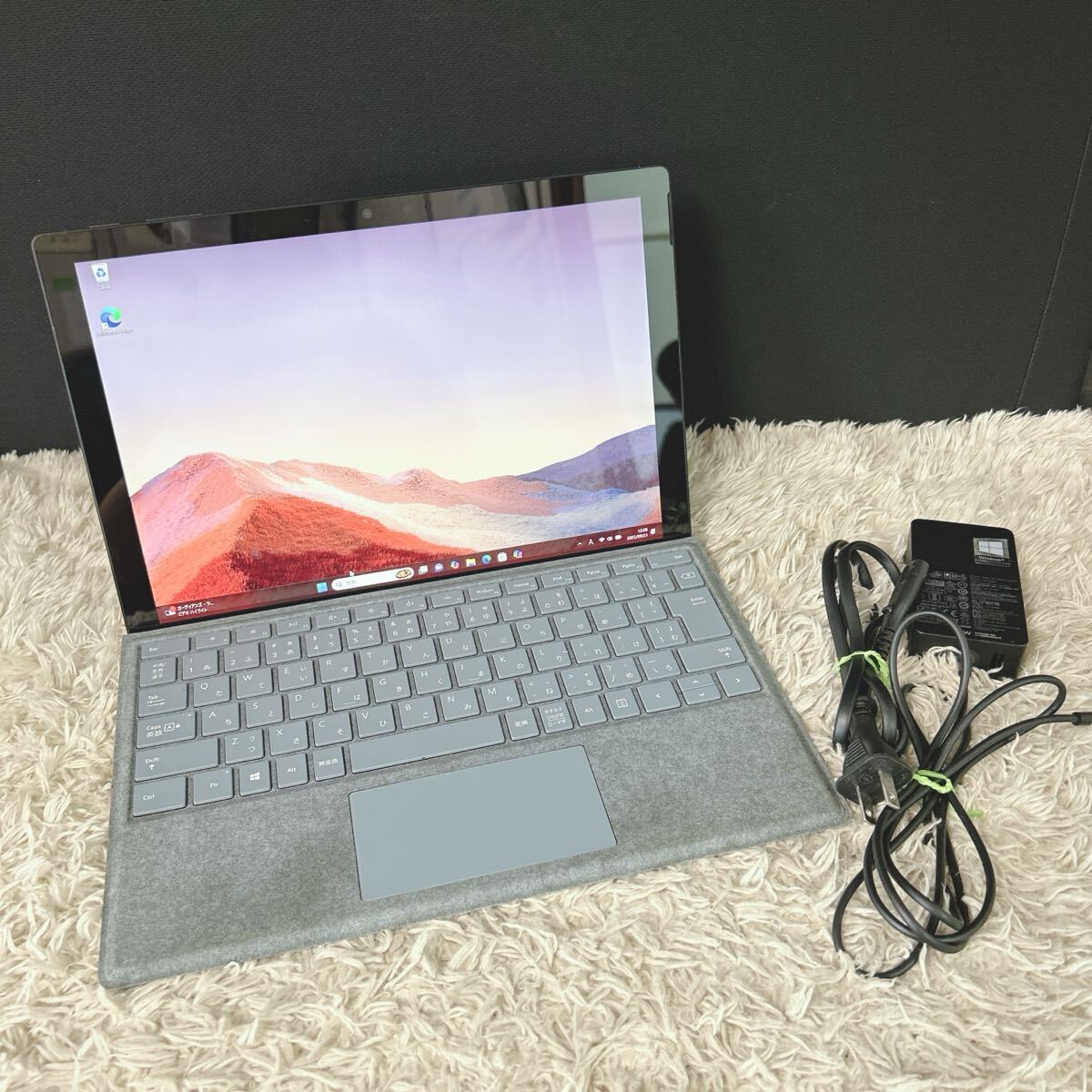 【目立った傷や汚れなし】【一円スタート！すぐ使える！設定不要！】Microsoft Surface pro7 1866 第10世代 Windows11 home タブレットPC ノートPC ...