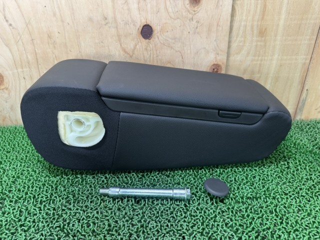 【傷や汚れあり】スペーシア 4AA-MK53S アームレスト ZVR 85501-80P50-DQ8の落札情報詳細 - Yahoo!オークション落札価格検索 オークフリー