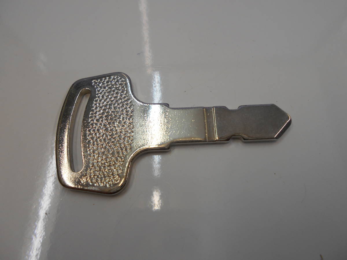 【新品】63700 純正キー イセキ キー ヰセキ トラクター キー イセキ トラクター 井関 農機 キー 鍵番なし 共通キー ISEKI ...