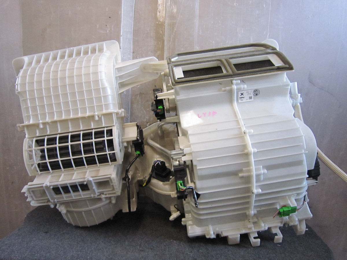 MPV LY3P 後期 ヒーターユニット エバポレーター ブロアモーター ケースASSY L206-61-J10 L206-61-130 テストOK L3VE DBA-LY3P の落札情報詳細 ...