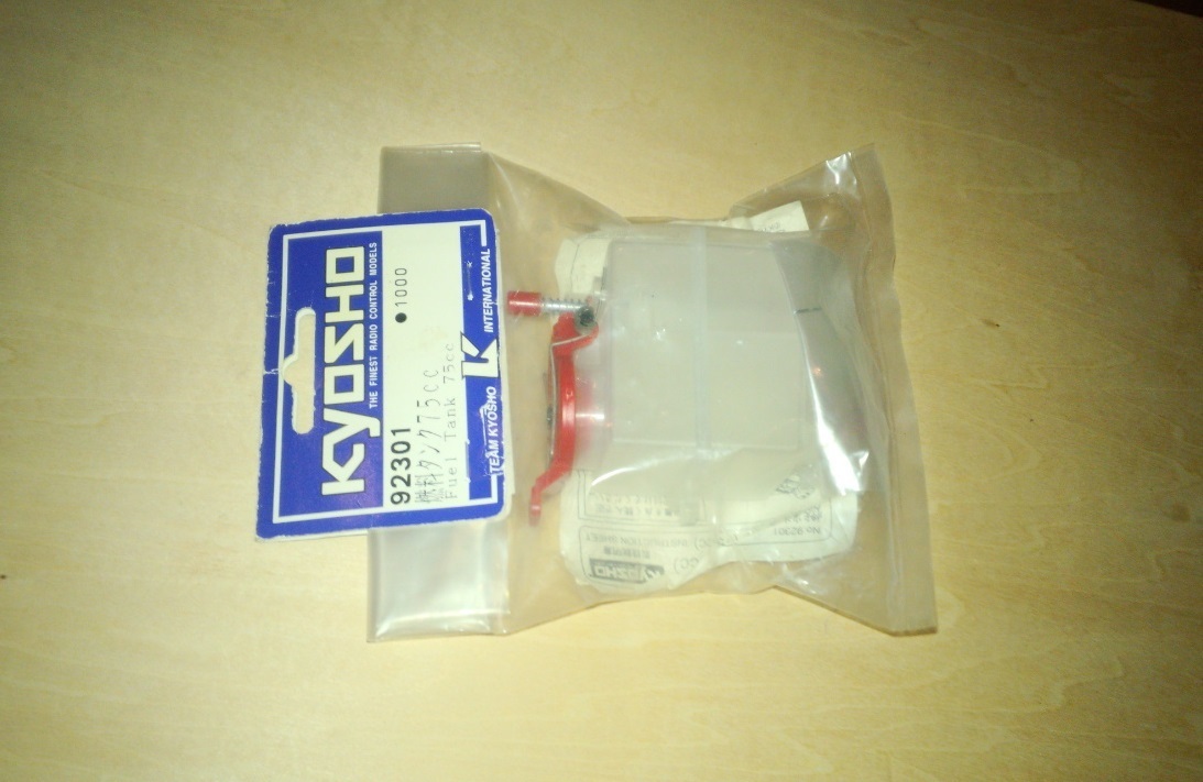 【新品】 Kyosho/京商 GP10 燃料タンク 75cc 92301 の落札情報詳細 - Yahoo!オークション落札価格検索 オークフリー